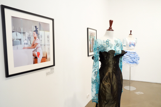 패션·뷰티로 만나는 문신 미학 ‘Out of Box with MOON SHIN’展